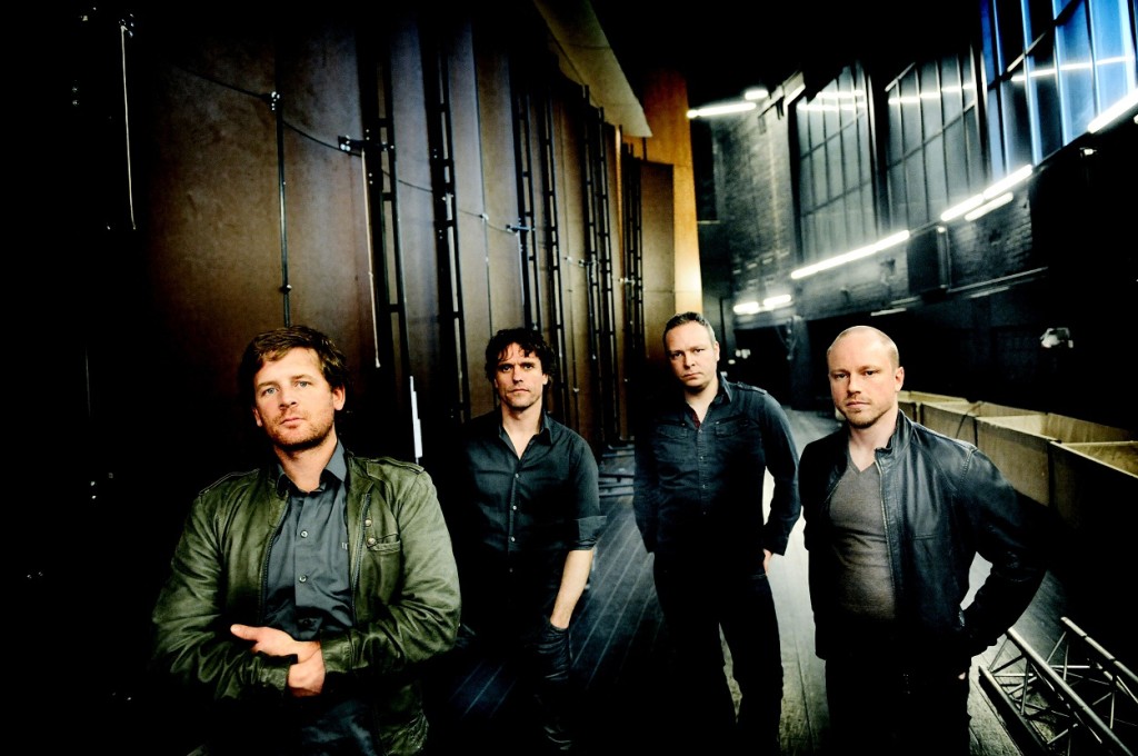 Racoon-zanger Bart van der Weide is wilde haren 'niet kwijt' - Easybookings