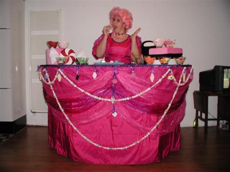 Miss Mable Table boeken of inhuren - Easybookings