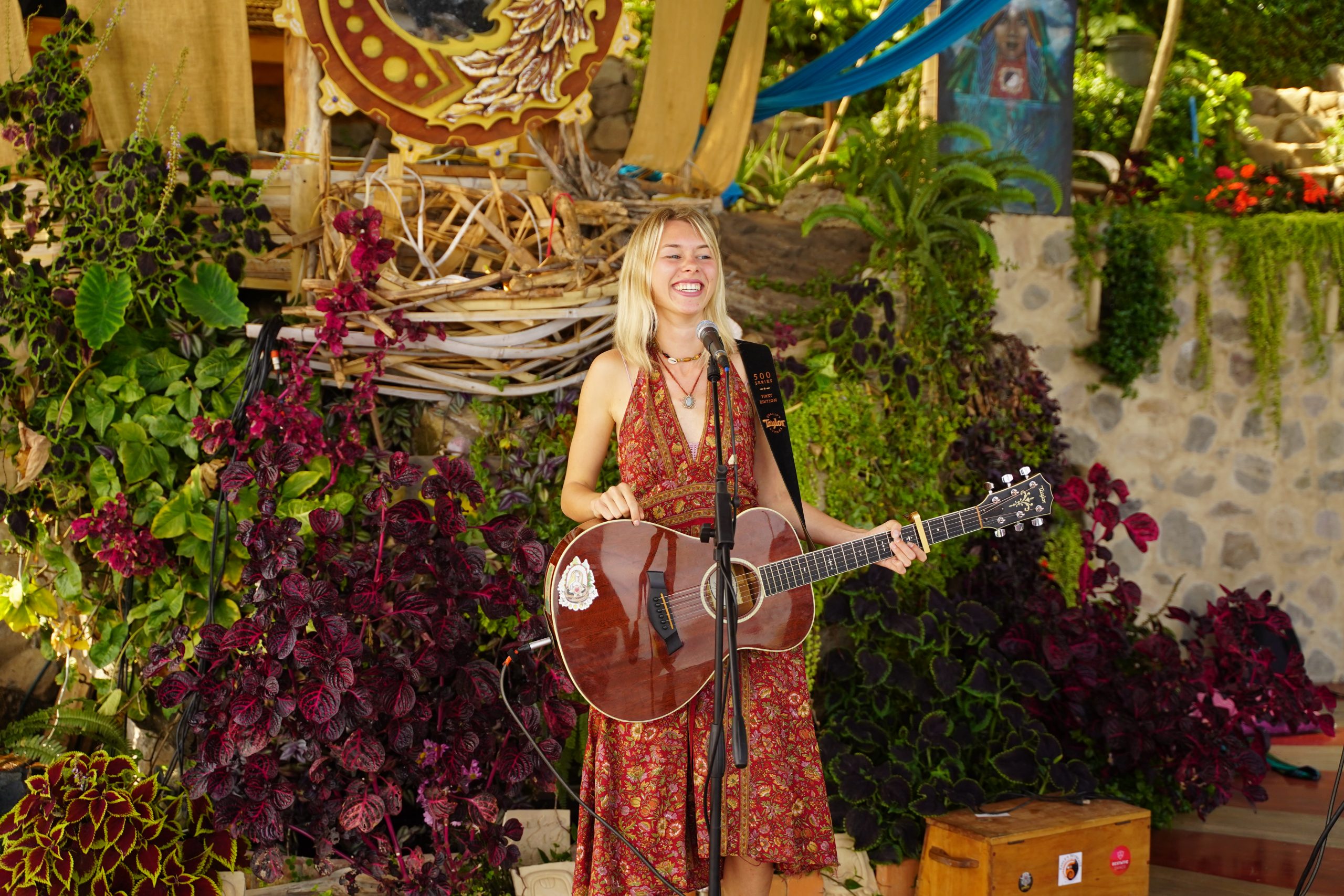 Lotte Walda boeken of inhuren - Easybookings